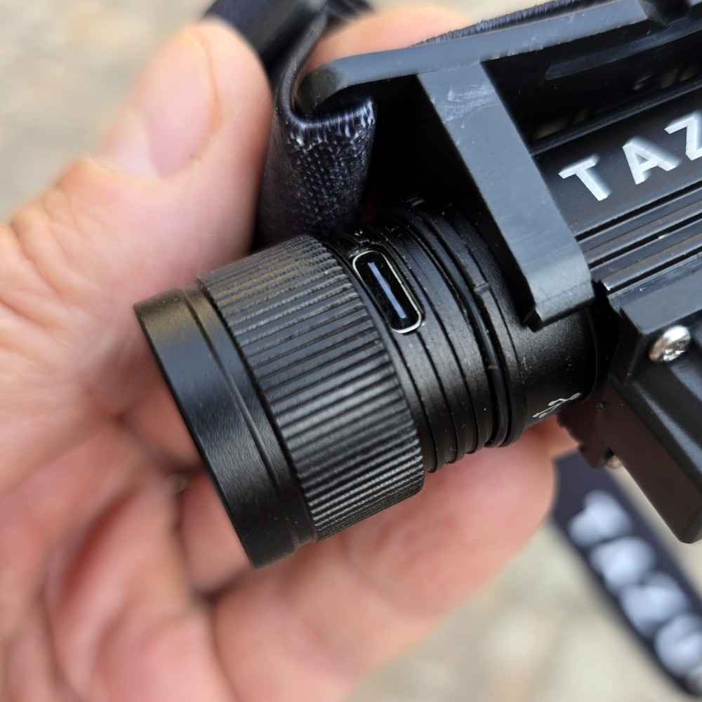 LANTERNA DE CAP LUMINA ALBASTRA / ALBA TAZURA